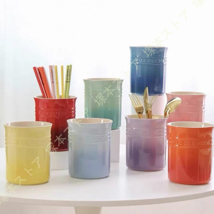 商品仕様商品名：箸立て製品：約11*15cm。材質：セラミック製。具体的な製品とサイズは画像の説明を見てください。注意：製品は箸置きに限り、他の撮影品は含まれていません。 箸置きは、さまざまな箸、フォーク、スプーンなどの食器を収納できる理想...