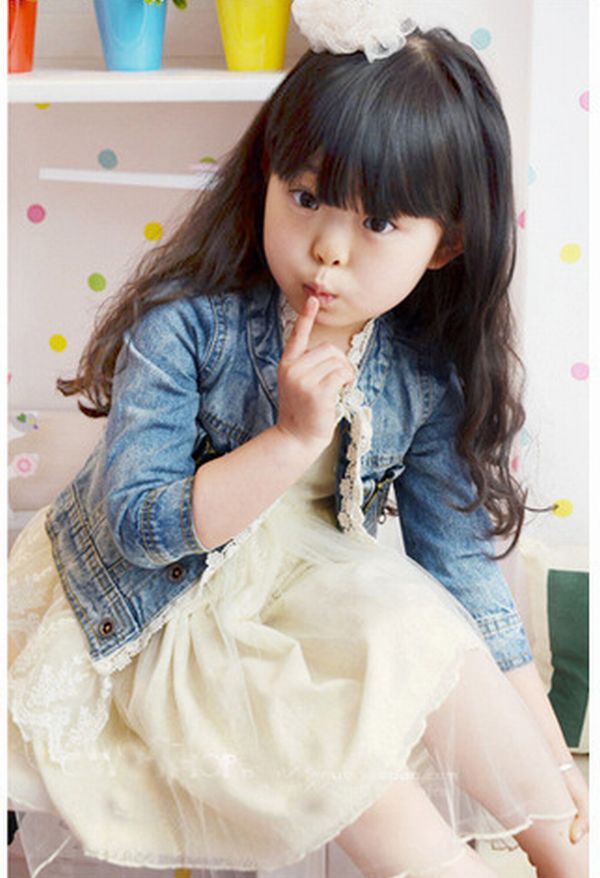 シフォンフリルがとってもかわいいインパクトのあるデニムジャケット☆羽織るだけで華やかなスタイルが完成しちゃう♪さまざまなボトムスとの相性抜群のアイテム? メーカー希望小売価格はメーカーカタログに基づいて掲載しています