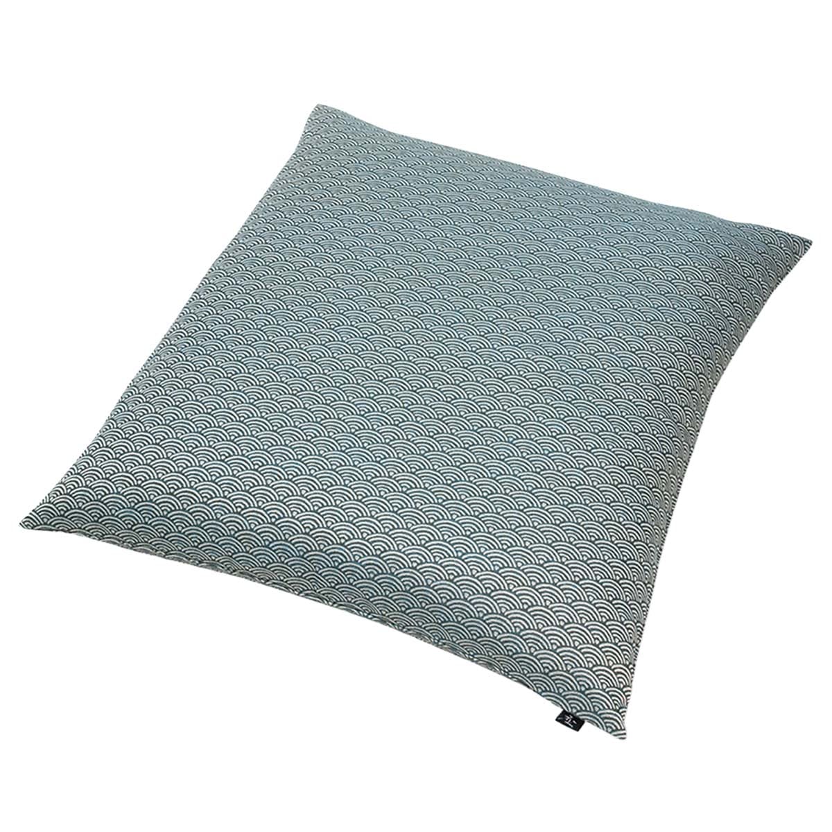 商品詳細（サイズ）■カバー素材：ポリエステル（紬）100％■中材：　　素材：わた1.4kg（綿90％＋ポリエステル10％）ウレタン芯入（30mm）　　厚み：T100■カバーサイズ：W590×D630■補足：完成品／張地選択【注意事項】※別寸...