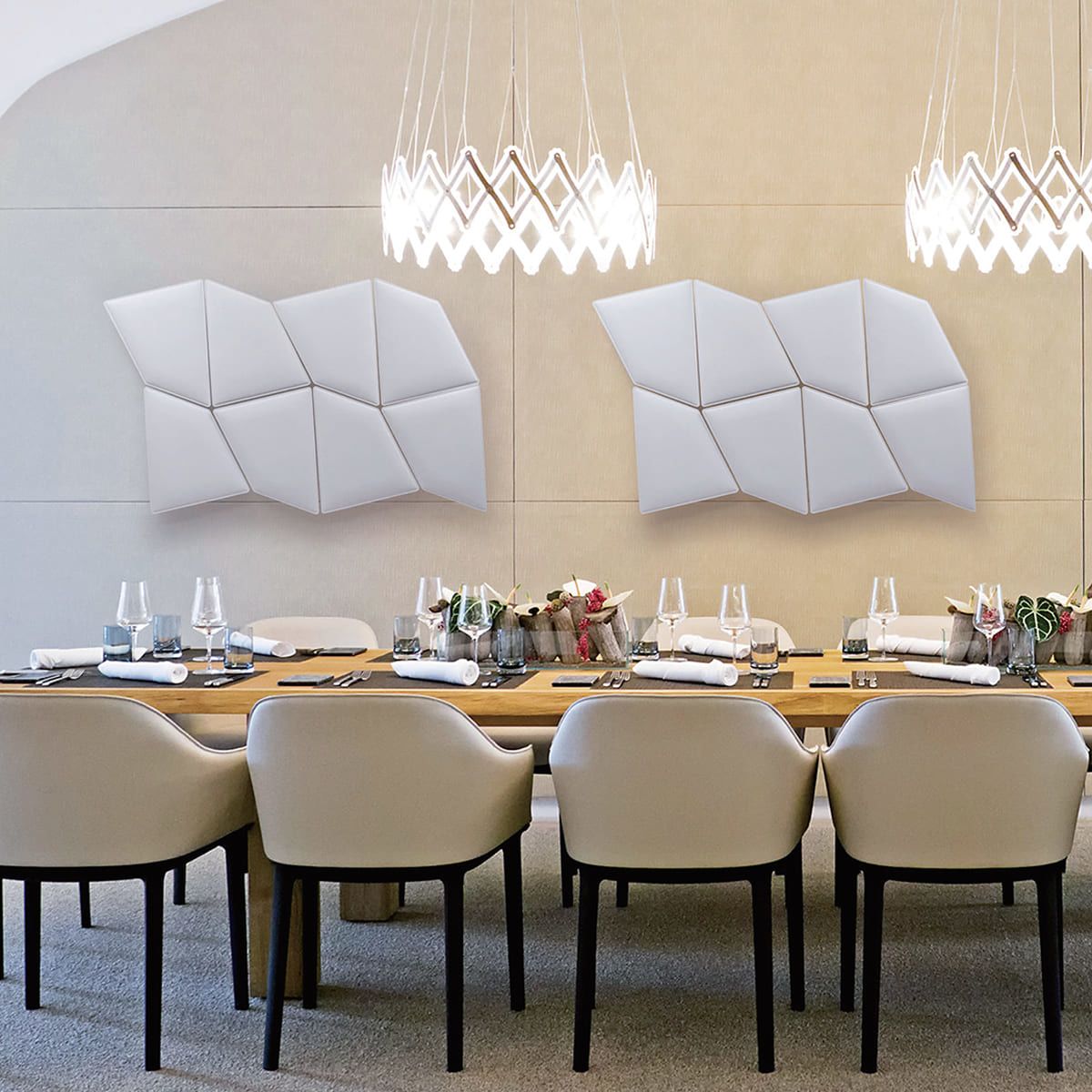 商品詳細（サイズ）■主材：ポリエステル、スチール（クロムメッキ）■機能：吸音効果■付属品：取付金具（ビス穴口径5mm 2箇所） 型紙付■生産地：イタリア製■サイズ：W475×D130×H590■補足：お客様組立品／張地選択【注意事項】※取付...