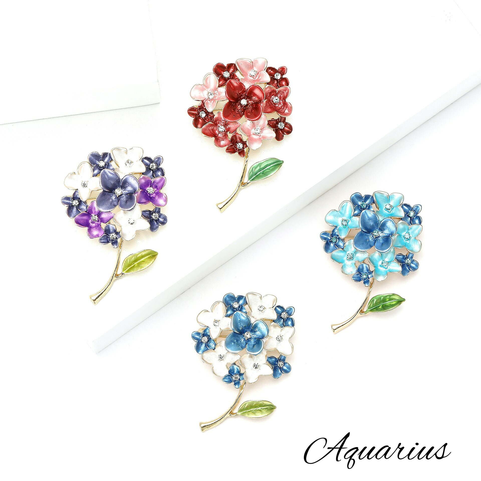 商品情報材質ドリッピングオイル合金スワロフスキーサイズ画像参照鮮やかな 紫陽花 ( あじさい アジサイ ) ブローチ 茎付きタイプ 4カラー ★ギフトポーチ付き 梅雨の季節を彩る、鮮やかな紫陽花ブローチ♪散りばめられたスワロフスキーが雨粒の...