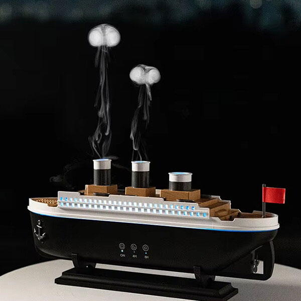 2種ミストモード・LEDライト・タイマー・リモコン付き インテリアとしてもオシャレな蒸気機関車型 超音波加湿器 インテリアとしてもオシャレな蒸気機関車型加湿器！ まるで本物の蒸気機関車が走り出すように、水蒸気を噴き上げるユニークな加湿器。 ...