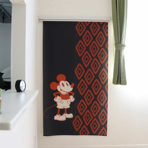 Disneyのかわいいキャラクターたちが描かれた「のれん」が登場！ 国産のレース生地に最新の印刷技術を使用し発色豊かなプリントで仕上げました。 お部屋のインテリアのアクセントに、お土産に、贈り物にぜひご活用ください。 Disney/ミッキー...