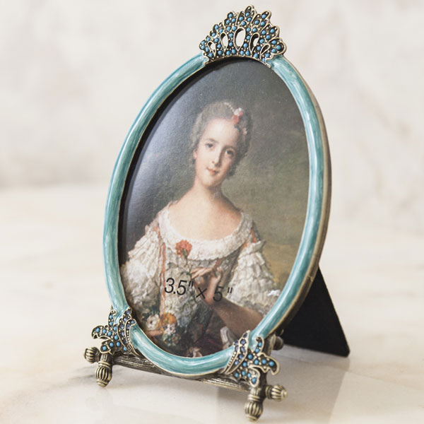 上品で落ち着いたデザインのアガットシリーズです！ アンティーク調のアガットシリーズはお部屋を優雅な印象に変えてくれるでしょう。 大人なお部屋のアクセントとしてオススメです。 思い出の写真や記念の写真など飾ってみませんか。 お気に入りのイラス...