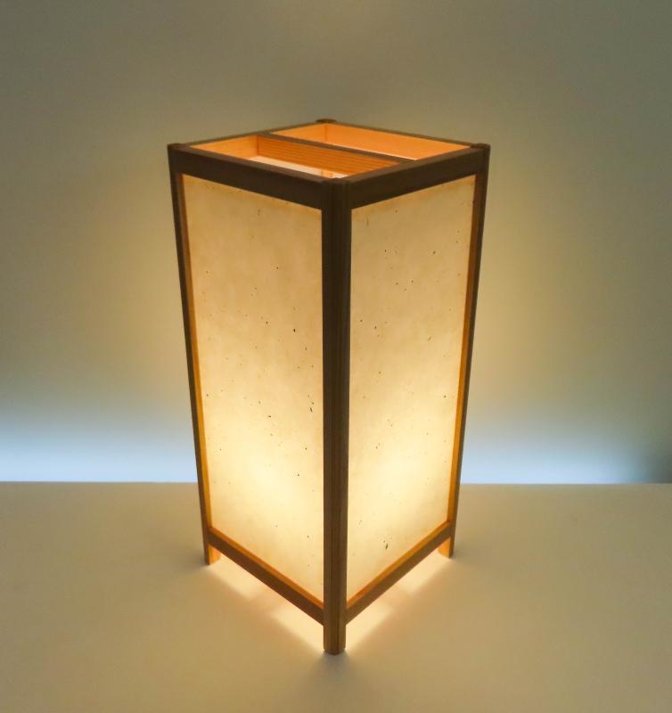 ADTP-1452　角行灯「匠」 LWサイズ 高さ45cm　楮和紙 白皮入り　LED電球付きホテル・和風旅館・飲食店・リラクゼーション施設などにお薦め！伝統技術と耐久性を組み合わせた作品です。 【送料無料】手作り行灯☆行灯・行燈・和風照明・...