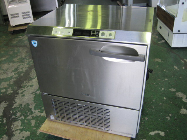 　◆◇商品詳細◇◆ 年　式：2021年製 【外形寸法】 　W750xD600xH800mm 【内容量】 　87L 【収容能力】 　2/3ホテルパン(H65mm) x 5枚 【庫内温度】 　-40〜30℃ 【消費電力】 　三相200V　50/...