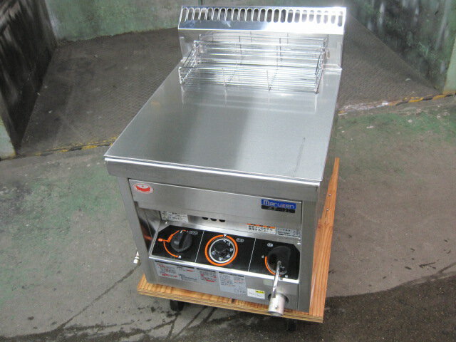 　◆◇商品詳細◇◆ 年　式：2023年製 【外形寸法】 　W400xD500xH400mm 　バックガード：H65mm 【油量】 　12L 【サーモスタット】 　160〜200℃ 【ガス消費量】 　都市ガス：6.40kW(5,500kcal...