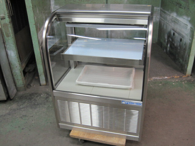 　◆◇商品詳細◇◆ 年　式：2015年製 【外形寸法】 　W700xD500xH995mm 【内形寸法】 　上段：W560xD340mm 　下段：W600xD450mm 【内容量】 　76L 【庫内温度】 　10℃±3 【消費電力】 　単相...