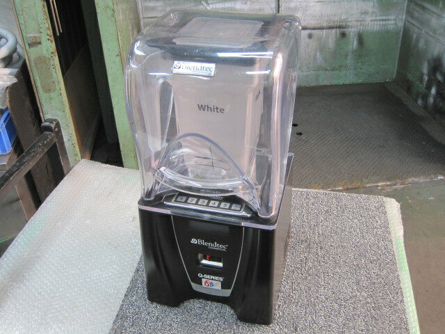 　◆◇商品詳細◇◆ 年　式： 【外形寸法】 　W227xD232xH473mm 【内容量】 　2.2L 【回転数】 　4,000〜14,200rpm(7段階) 【消費電力】 　単相100V　50/60Hz 　1.5kW サイズ：W227xD...