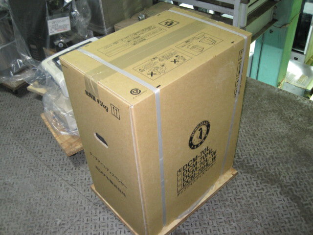 　◆◇商品詳細◇◆ 年　式： 【外形寸法】 　W350xD525xH695mm 【製氷能力】 　約60/70kg/日(室温20℃水温15℃) 　約45/55kg/日(室温30℃水温25℃) 【貯氷量】 　約1.9kg 【注出能力】 　最大約...