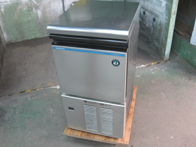 　◆◇商品詳細◇◆ 年　式：2018年製 【外形寸法】 　W395xD450xH770mm 【製氷能力】 　約24/26kg/日(室温20℃水温15℃) 　約19/22kg/日(室温30℃水温25℃) 【貯氷量】 　自然落下時：約8.5kg...