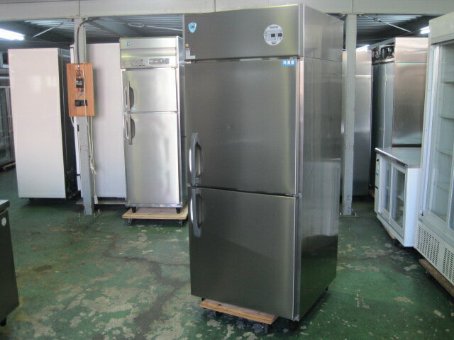 　◆◇商品詳細◇◆ 年　式：2024年製 【外形寸法】 　W750xD800(+20)xH1905mm 【内容量】 　596L(冷蔵室296L／冷凍室300L) 【庫内温度】 　冷蔵室：-7〜12℃ 　冷凍室：-20℃以下 【消費電力】 　...