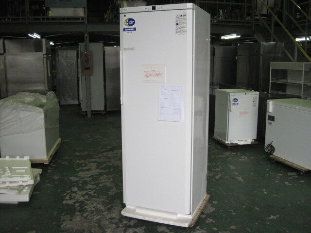 　◆◇商品詳細◇◆ 年　式： 【外形寸法】 　W657xD710xH1840mm 【内容量】 　284L 【庫内温度】 　-15〜-30℃ 【消費電力】 　単相100V　50/60Hz 　150/154W 【重量】 　約91kg サイズ：W...