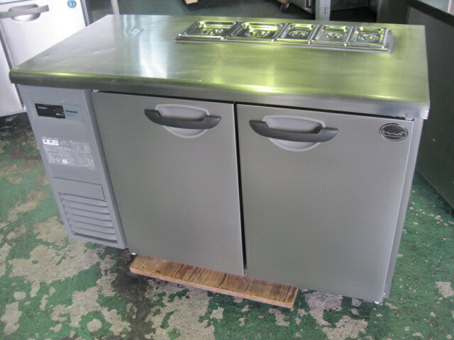 　◆◇商品詳細◇◆ 年　式：2025年製 【外形寸法】 　W1200xD600xH800mm 【内容量】 　240L 【庫内温度】 　-6〜12℃ 【消費電力】 　単相100V　50/60Hz 　冷却時：141/141W 　霜取時：137/...