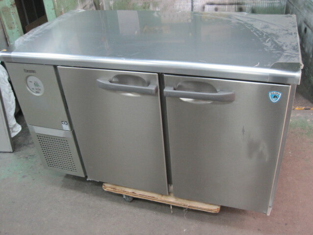　◆◇商品詳細◇◆ 年　式：2022年製 【外形寸法】 　W1200xD600xH800mm 【内容量】 　246L 【庫内温度】 　-3〜10℃ 【消費電力】 　単相100V　50/60Hz 　冷却時：100/110W 　霜取時：224/...
