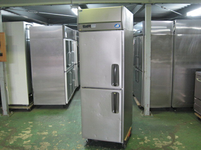 　◆◇商品詳細◇◆ 年　式：2019年製 【外形寸法】 　W615xD800xH1950mm 【内容量】 　352L 【庫内温度】 　-5〜13℃ 【消費電力】 　単相100V　50/60Hz 　冷却時：180/180W 　霜取時：304/...