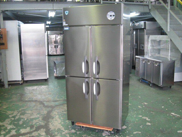 　◆◇商品詳細◇◆ 年　式：2023年製 【外形寸法】 　W900xD650xH1905mm 【内容量】 　565L(冷蔵室435L／冷凍室130L) 【庫内温度】 　冷蔵室：-7〜12℃ 　冷凍室：-20℃以下 【消費電力】 　単相100...
