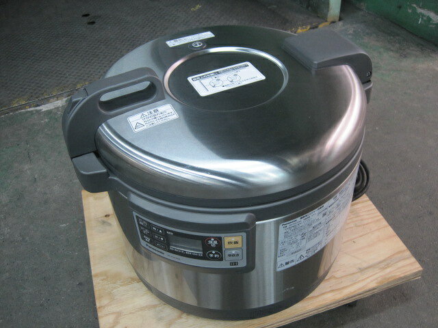　◆◇商品詳細◇◆ 年　式：2023年製 【外形寸法】 　W502xD429xH410mm 【炊飯容量】 　1.8〜5.4L(1〜3升) 【保温温度切り替え】 　71℃／73℃／75℃ 【消費電力】 　三相200V　50/60Hz 　炊飯時...