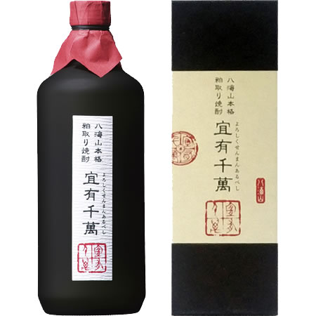3年以上の貯蔵により円熟したまろやかさと 日本酒の風味が一体化した、ふくよかな味わい。 高品質な日本酒の製造過程で生まれる、新鮮な清酒粕のみを原料に、そのままの状態でゆっくり時間をかけて減圧蒸留した贅沢な本格粕取り焼酎です。 まずはストレー...