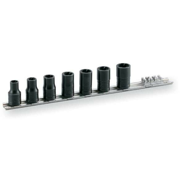 TONE(トネ)の一覧はこちら●差込角9.5mm(3/8inch)●トルネード●構造用鋼●ナメたボルト外しに。●ソケットの取り外しが容易なアルミタイプのソケットホルダで作業効率がアップします。ねじ穴付きで壁掛けやデスク固定が可能です。●イン...
