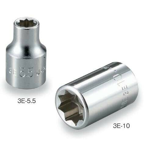 TONE(トネ)の一覧はこちら●差込角9.5mm(3/8inch)●二面幅5.5mm●二重4角●二面幅5.5mm●ミリ●構造用鋼●ボルト・ナットの締付け・緩め作業用。●4角ボルト・ナット用のソケットです。●インパクトレンチなど動力工具には使...