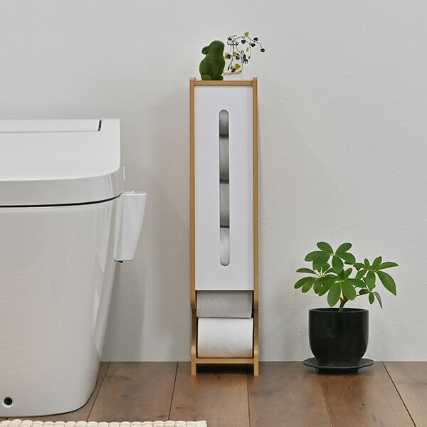 フクダクラフトの一覧はこちら●生活感の出るトイレットペーパーを隠して収納。●取り出しやすいデザインで、スリットからは、トイレットペーパーの残数も一目でチェックができて便利です。●トイレットペーパーは、最大6個収納可能です。●上部が片開きの蓋...