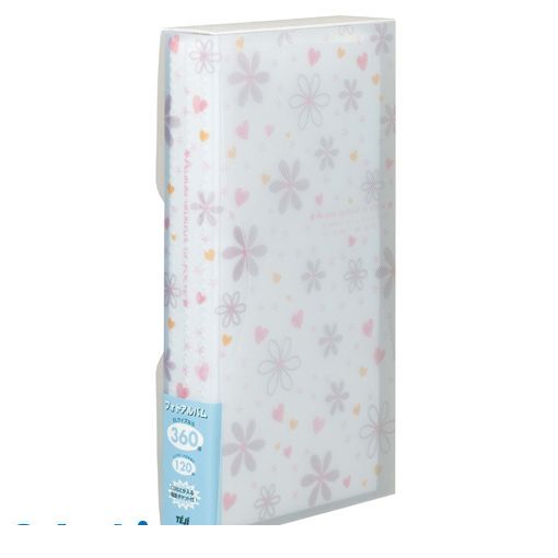 ●やさしい雰囲気の花柄表紙のフォトアルバム。異なるサイズの様々な写真も1冊のアルバムに収納。アルバムをキレイに保存できる透明PP製1冊箱●外寸：縦295mm×横160mm ●背巾：40mm●表紙ポリプロピレン●JANコード：49046110...