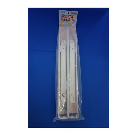 【商品説明】■折りたたみ式棚受け金具です。狭いスペースのキッチン回りや家車スペースの棚受けに最適です。机を少し大きくしたい 。便利な折りたたみテーブルも簡単に作れます。アイデア次第でスペースを有効活用できます。■ストッパー機構で安全■材 質...