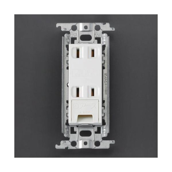 エスコメーカーお問い合わせ：06-6532-6226●定格容量…15A・125V●サイズ…50.1×110mm●コンセント…2P×2個(アースターミナル付)