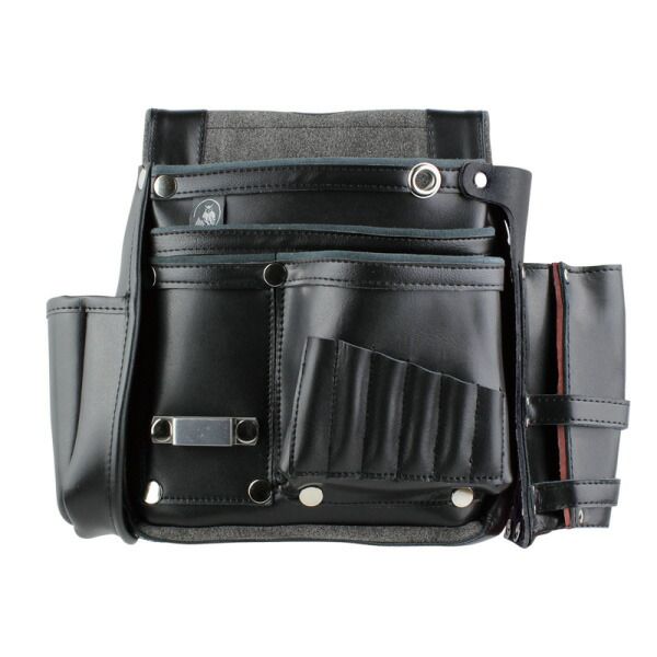 【商品説明】究極 -ULTIMATE- HYBRID LEATHER SERIES(エバー革＋マイクロレザー)軽量で頑丈!!四型-墨壷ホルダー/ノミ・ボードヤスリが入る二段ポケット付。座った時に床につかないショートサイズ。究極の使いやすさを...