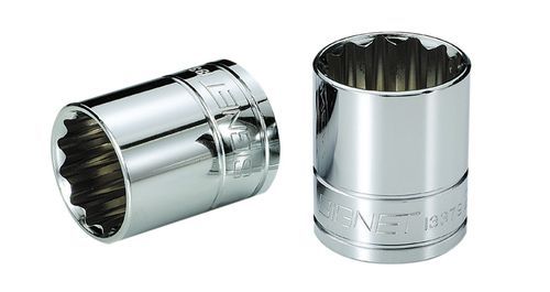 ■ミラー仕上げのメッキが美しいスタンダードソケット。■ボルト・ナットを傷めない面接触タイプ。■ボルトやナットにアクセスしやすい12ポイントタイプ。●サイズ(mm)：18●差込角(DR)：1/2●ソケット外径(b1差込部；mm)：25●ソケッ...