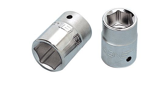 ●ボルト・ナットを傷めない面接触タイプ。●サイズ(mm)：24●差込角(DR)：3/4●ソケット外径(b1先端部；mm)：35●ソケット外径(b2差込部；mm)：36●全長(L；mm)：51●ソケット深さ(e；mm)：18ギアレンチ・各種工...