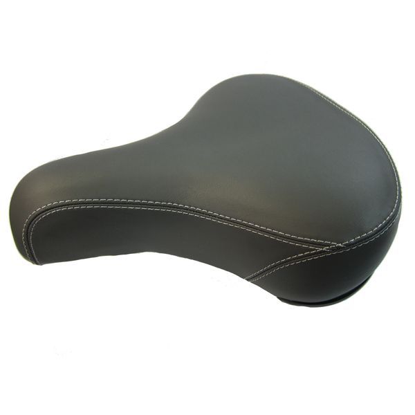 【商品説明】●肉厚で後部にガードがついた一般車用サドル●刺繍の入ったデザイン●後部にガードがついていて、スタンド上げ下げ時に手が痛くなりにくい設計●サイズ・・・約260×225mm●重量・・・約700g　（ヤグラ込み：約840g）45242...