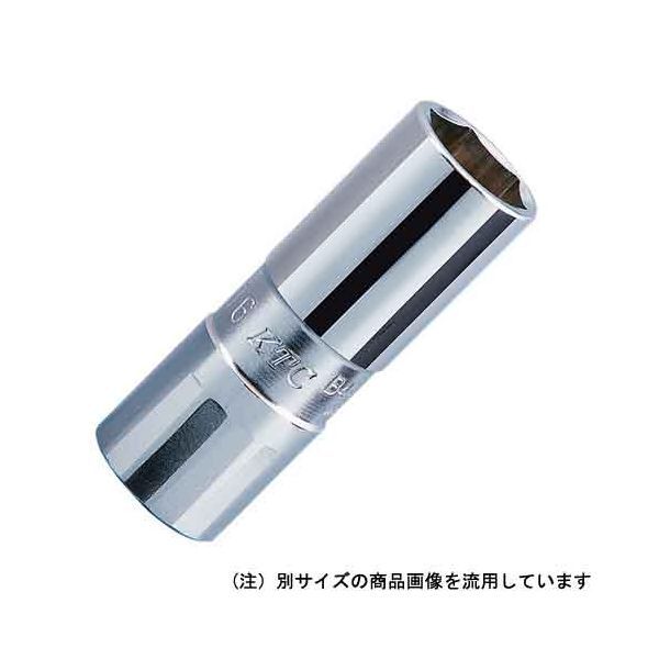 【商品説明】【用途】スパークプラグ交換用の専用ソケットレンチ。【機能・特徴】ディープソケットとの見分けが容易な新形状のスパークプラグ交換用専用レンチです。スパークプラグが落下しないマグネット付です。KTC独自のNパワーフィット形状採用でプラ...