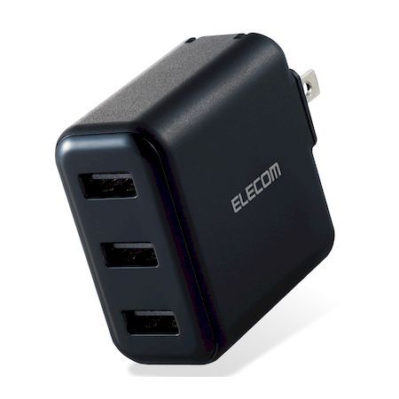 【商品説明】●家庭用コンセントからスマートフォンやタブレット等を充電、給電できるAC充電器です。●出力端子が3ポートありますので、スマートフォンなどを3台同時に充電が可能です。●1ポート最大出力12W(5V/2.4A)、合計最大出力18W(...