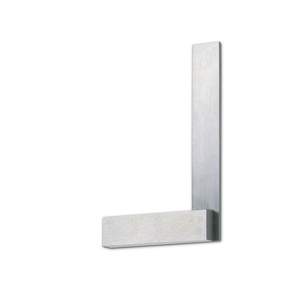 【商品説明】用途●直角度測定、ケガキ作業に特徴●直角度、真直度測定のマスタとして使用します。●ベースに向かって右側面に長片を取り付けています。●ベースが厚いため、安定した測定に向いています。●精度規格は、JIS2級(JIS B 7526)相...