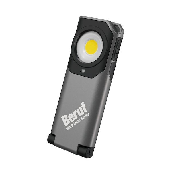 【商品説明】●特徴●遠くを照らすFlashライトと手元を照らすメインライト●IPX5相当の防水性能●不意の点灯状態を防ぐ近距離センサー付き●仕様、規格●サイズ　151×58×25mm●本体重量　300g●明るさlm　メイン100〜1000　...