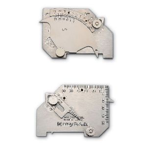 質量150g用途溶接の肉盛、すみ肉の大きさ及び角度等の測定材質ステンレス（SUS420J2）特長あらゆる溶接時の測定に対応。一般の溶接・建設・造船・橋梁など鉄骨・組立での溶接作業にとても便利です。同一平面上で目盛の読み取りができ、非常に読み...