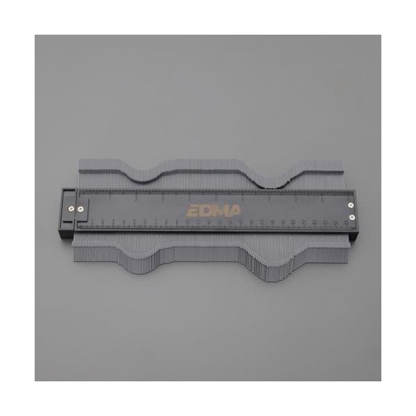 ●幅…250mm●材質…ポリエチレン●サイズ…250×45mm●重量(g)…450●配管やモールディングなどに。