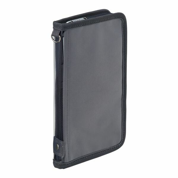 【商品説明】●デコレーションしたシートを透明ポケットにセットするとオリジナルデザインのポーチが作れます。●トレカや会員証が入るカードポケット。●ペンや定規が入る深めポケット。●中身が見える透明ポケット。●缶バッジが付けられるメッシュポケット...