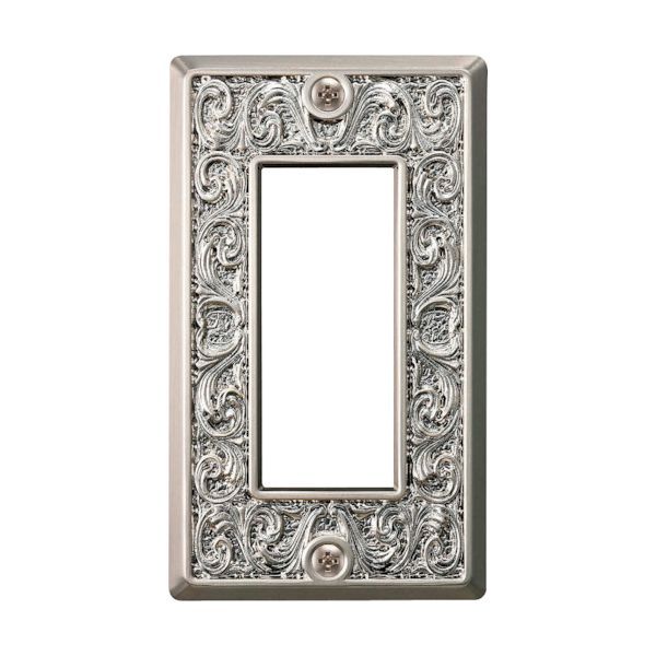 【商品説明】【特長】●中世ヨーロッパ調の優美な唐草模様を彫り込んでいます。●絵画の額縁のような繊細なレリーフに、4つのカラーで、さまざまなシーンに対応します。●お使いのコンセントやスイッチのカバーとの交換はどなたでも簡単にできます。(取付説...