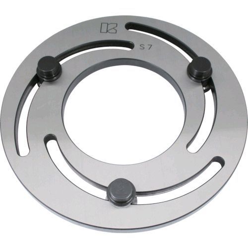 カワシモメーカーお問い合わせ：072-826-5070【特長】●生爪成形段取りは1分以内です。加工も短時間で完了します。未経験者でも芯出しがワンタッチで可能です。芯振れ精度10ミクロン内外です。●パーマネントツーリングの邪魔をせず、装着のま...