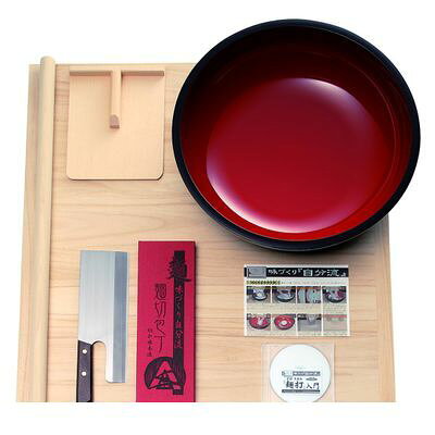 【商品説明】入門用麺打ちセットの大型です。麺台、こね鉢が大きいので麺打ち作業が楽にできます！【製品仕様】■セット内容・麺台 桐：750x750mm　4200g・麺棒 ポプラ：750x30mm　300g・こね鉢 フェノール樹脂：480mm　2...