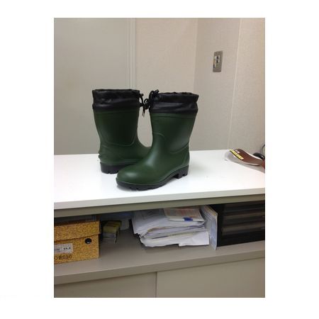 &nbsp;ジーデージャパン&nbsp;03-3832-8151【商品説明】■衛生耐油仕様、ショートタイプ。■抗菌防臭加工で鋼製先芯入り。■フード付きで外部からの埃や水が浸入しにくい。■サイズ展開：M〜3Lサイズの目安M (24.5〜25....