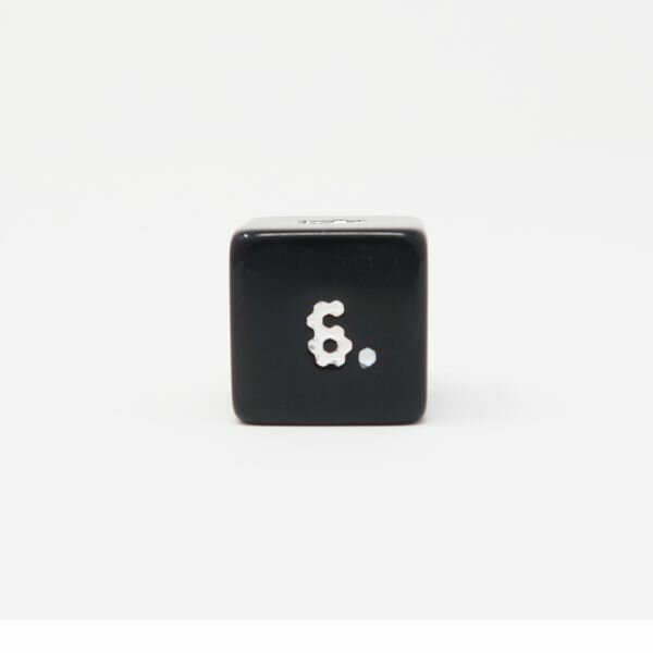 【商品説明】●一般的なダイスと異なり、6面全部の数字が「10個のドット」で刻印されています。そのため、すべての面の比重が等しく、出目の確率が正確に6分の1となっています。4562187434222