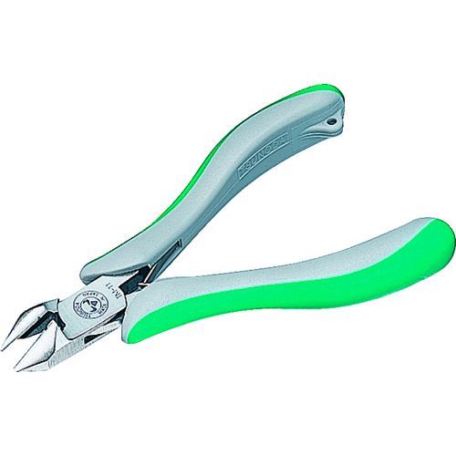 ツノダメーカーお問い合わせ：0256-92-5715【特長】●より線の切断、皮むきができるのでモーター、コントローラーの電気系のチューニングに便利です。●ガタつかない高耐久の三枚合わせ構造です。【仕様】●全長(mm)：122●切断能力(mm...