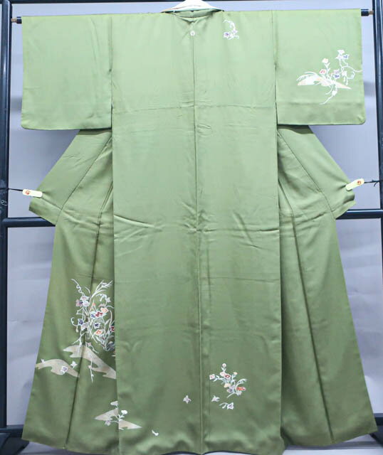 寸法　品質 身丈:約162.5cm（肩から) 裄丈:約64.5cm 袖丈:約45.5cm 後幅:約30.5cm 前幅:約25.5cm ※リサイクル商品ですので、記載しております。 ※中古の商品だという点を御理解の上、ご入札くださいますようお...