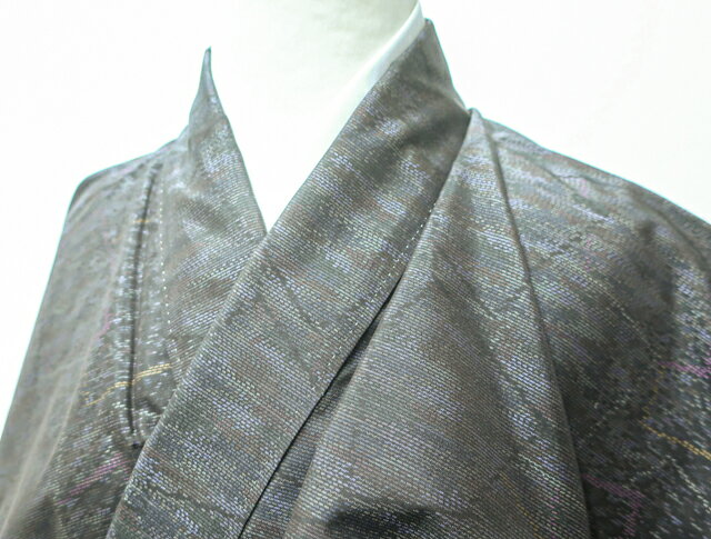 寸法　品質 身丈:約162.5cm（肩から) 裄丈:約62.5cm 袖丈:約49.5cm 後幅:約28.5cm 前幅:約24.5cm ※リサイクル商品ですので、記載しております。 ※中古の商品だという点を御理解の上、ご入札くださいますようお...