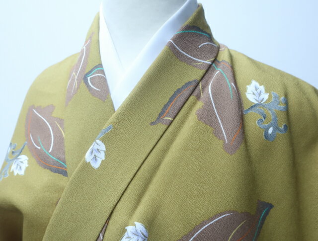 寸法　品質 身丈:約166.5cm（肩から) 裄丈:約64.5cm 袖丈:約49cm 後幅:約29cm 前幅:約25cm ※リサイクル商品ですので、記載しております。 ※中古の商品だという点を御理解の上、ご入札くださいますようお願い申し上げ...