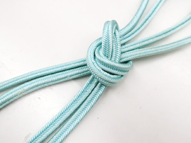 寸法　品質 素材：正絹 地色：水色 ■サイズ 長さ：約150cm（房含む） ※リサイクル商品ですので、記載しております。 ※中古の商品だという点を御理解の上、ご入札くださいますようお願い申し上げます。 ※商品画像につきましては、パソコンの機...